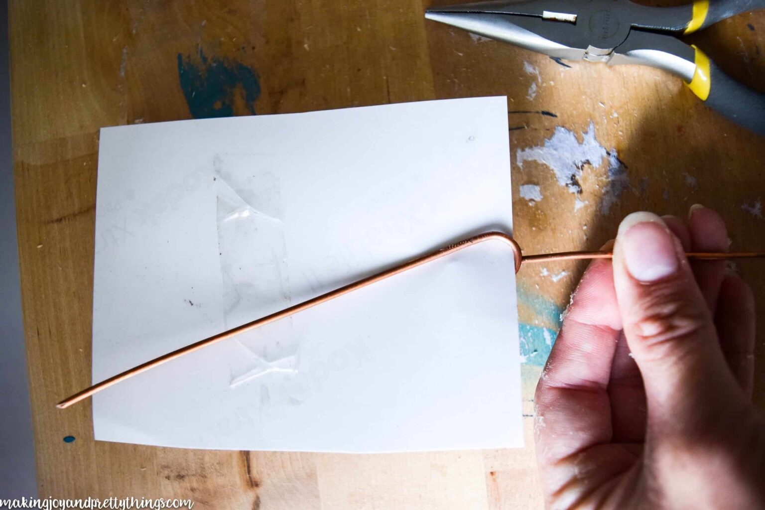 DIY Wire Photo Holder - Making Joy and Pretty Things