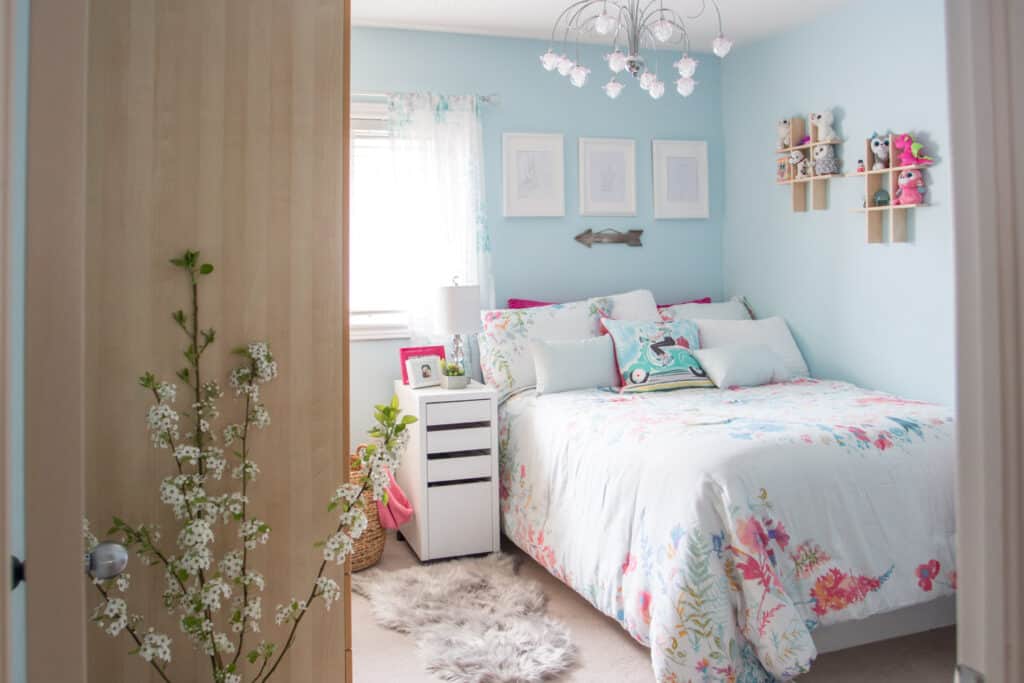 25 Gorgeous Girls Bedroom Paint Ideas - Making Joy and Pretty Things