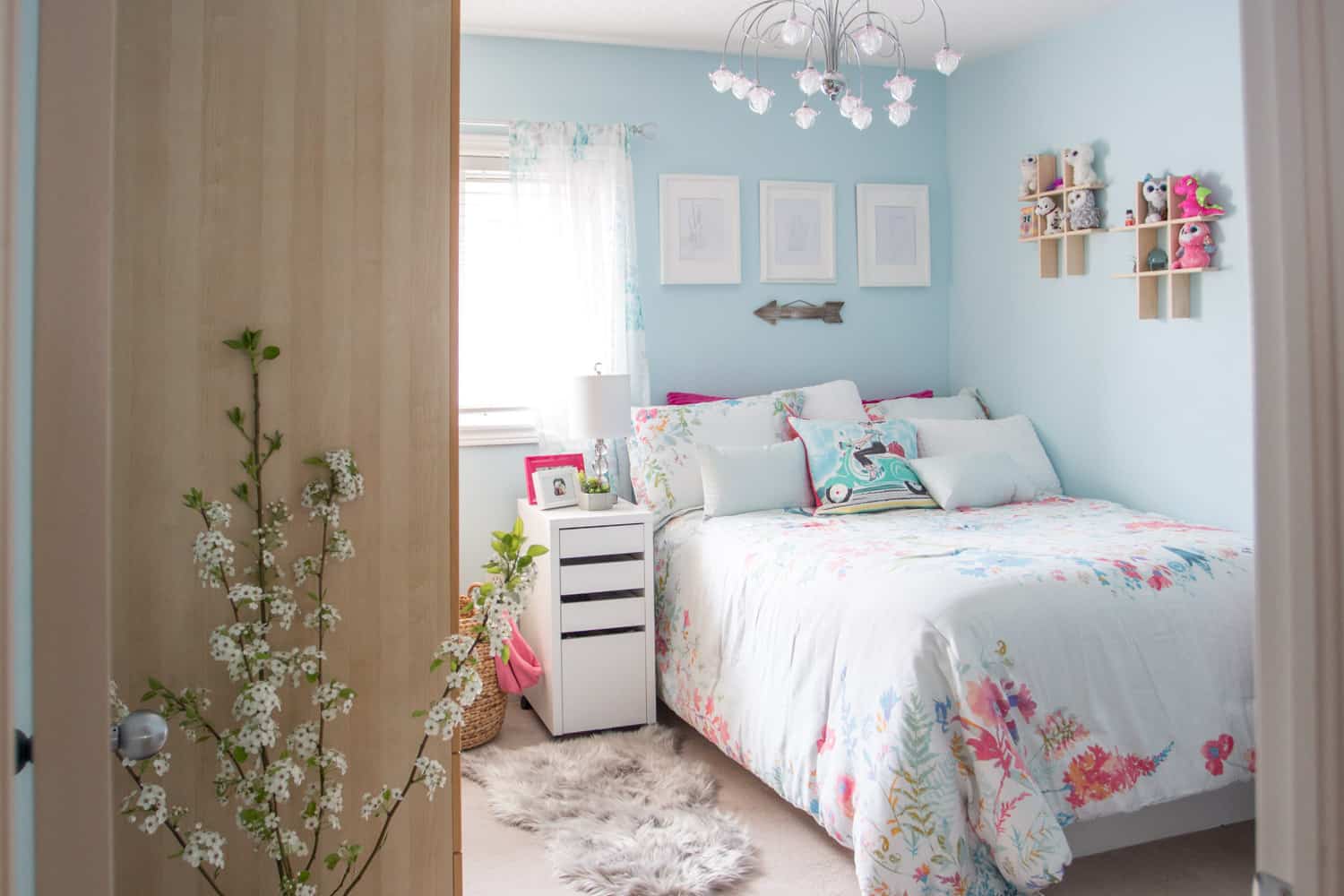 25 Gorgeous Girls Bedroom Paint Ideas - Making Joy and Pretty Things