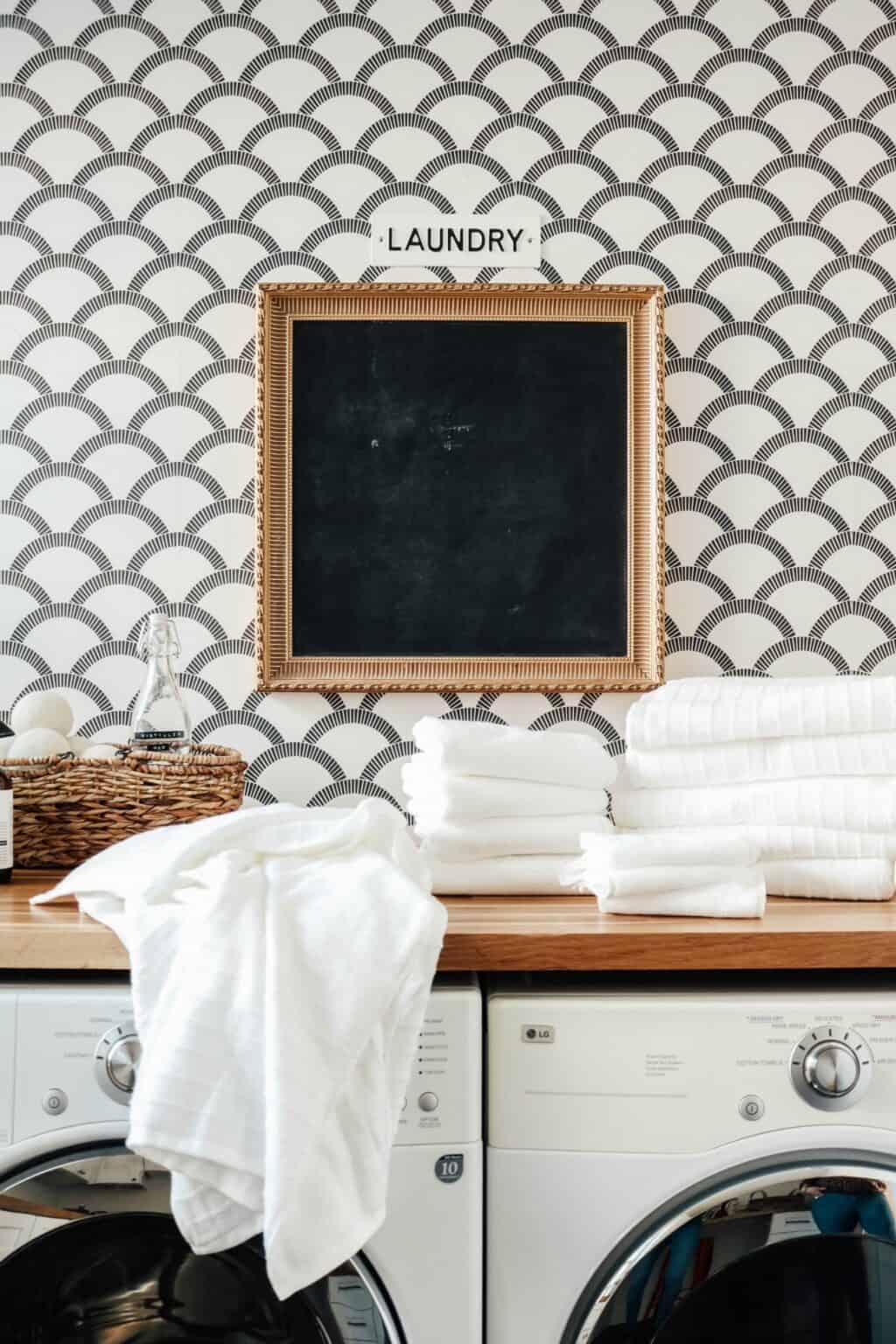 Pretty Laundry Room Wallpaper Ideas - Making Joy and Pretty Things