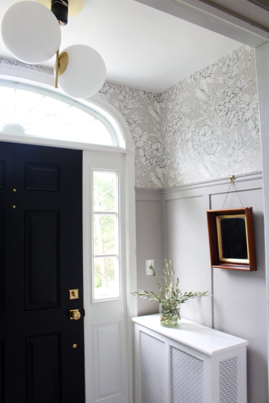 Entryway Wallpaper Ideas For A Welcoming Feeling - Making Joy and ...